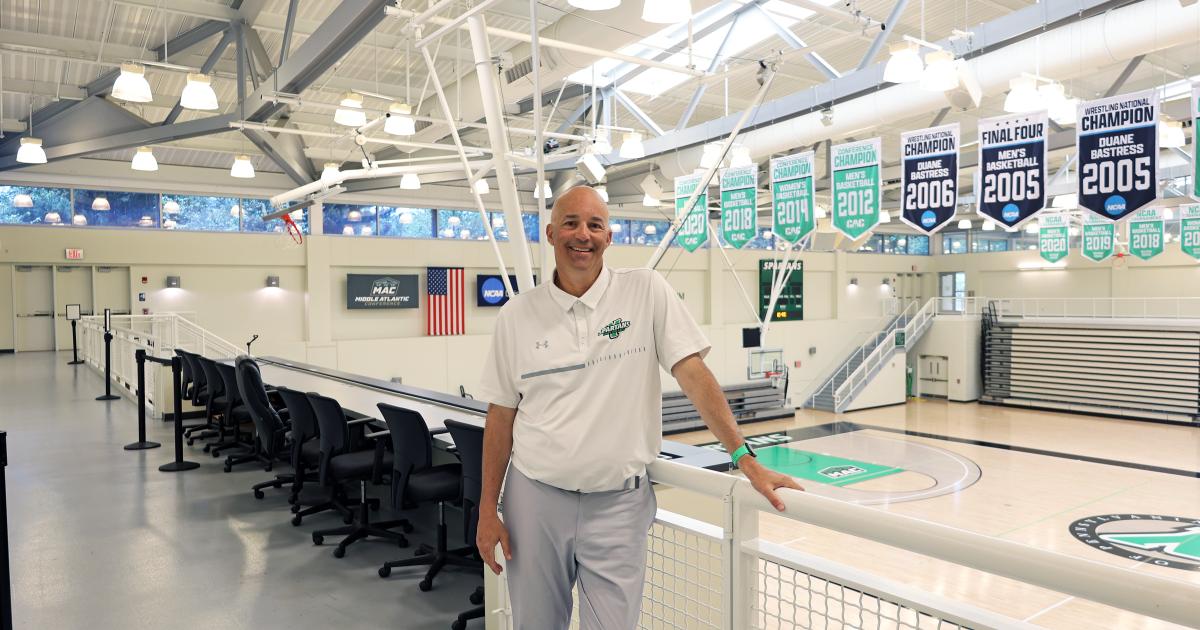 Scott Guise Receives MAC Giant Steps Award